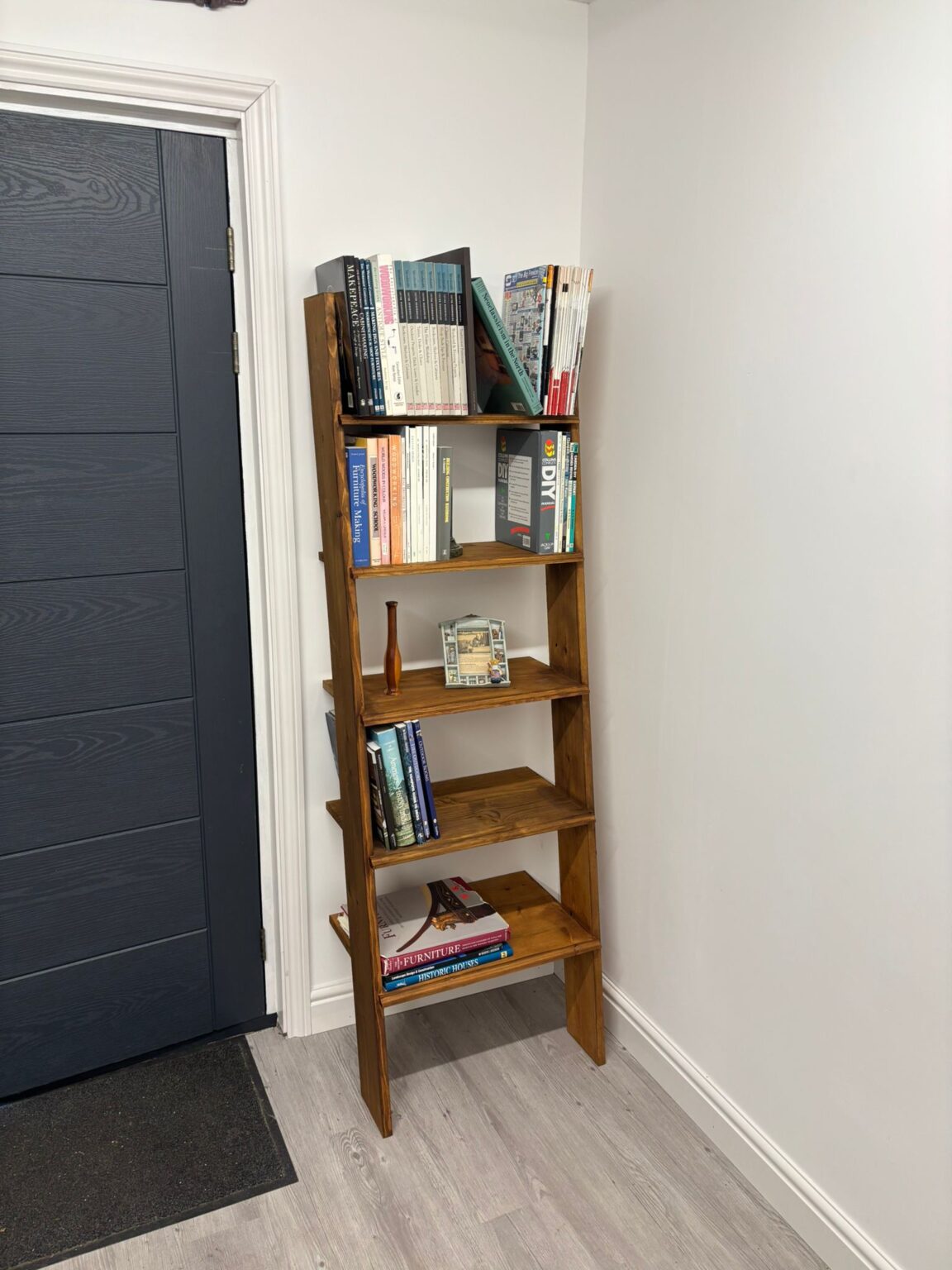Build a Ladder Shelf - Great British Woodshop